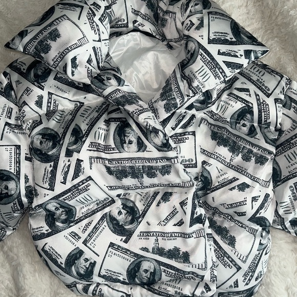 SHEIN | Jackets & Coats | Cute Comfy Money Print Cropped Puffer Jacket ...